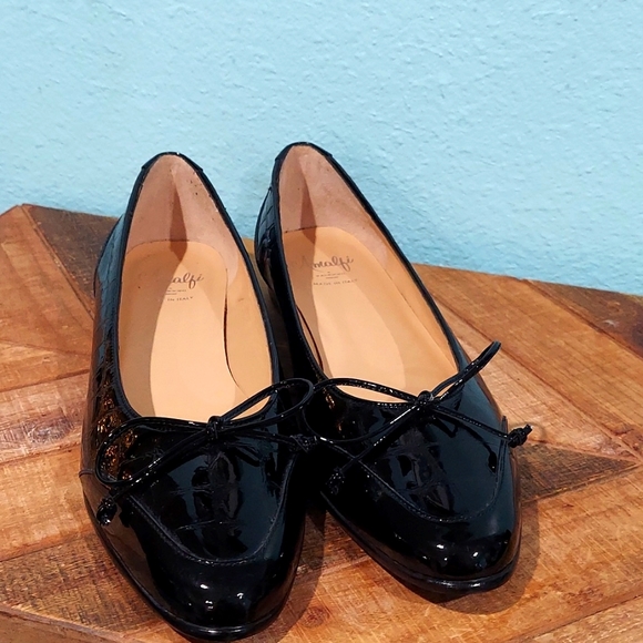 Amalfi | Shoes | Nwot Amalfi By Rangoni Womens Oslo Almond Toeslide ...